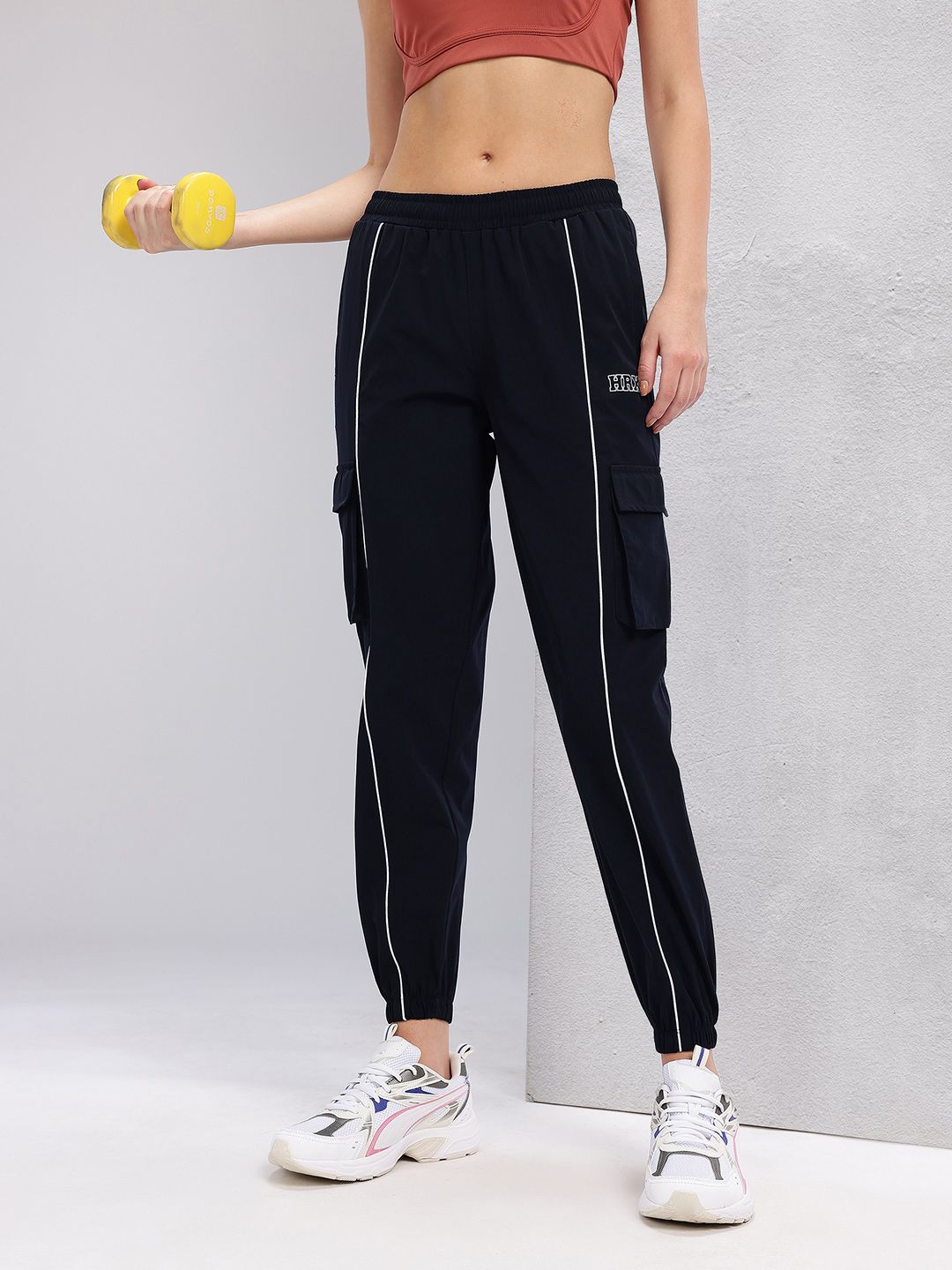 HRX by Hrithik Roshan Men Piping Detail Cargo-Style Training Joggers ...