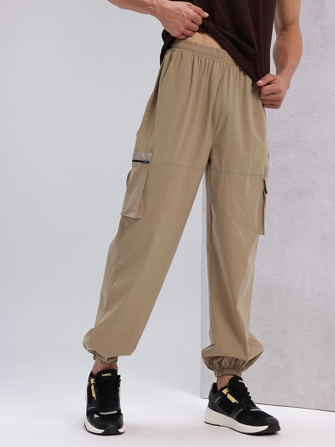 HRX by Hrithik Roshan Men Panelled Mid-Rise Lifestyle Cargo Style Jogg ...