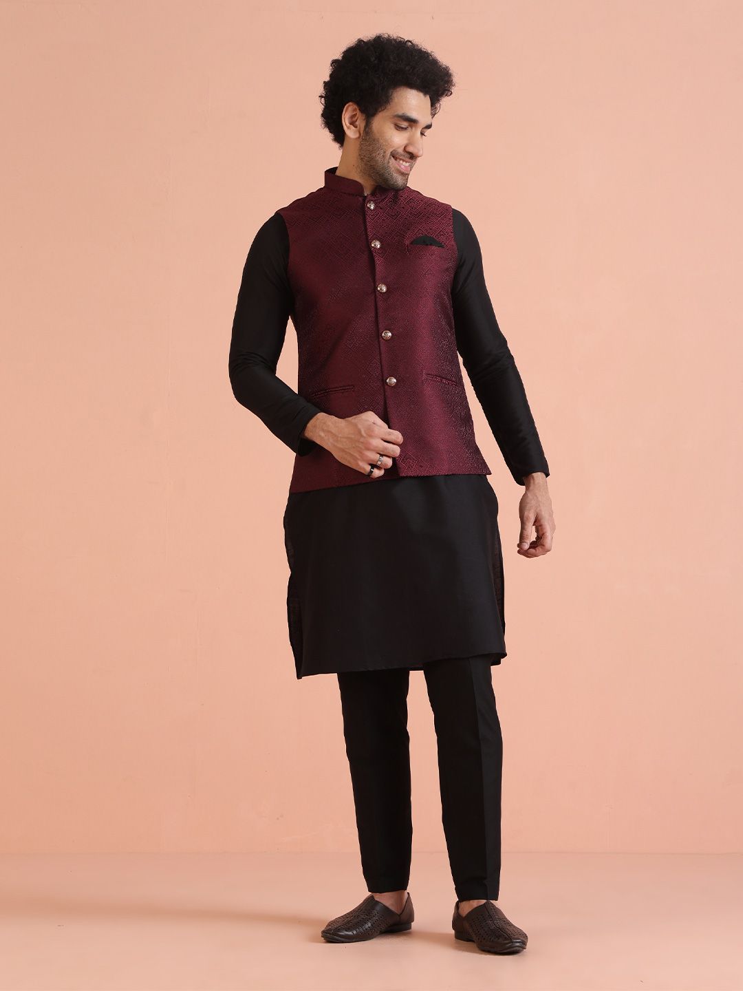 KISAH Men Textured Regular Fit Geometric Pattern Kurta Jacket Trouser ...
