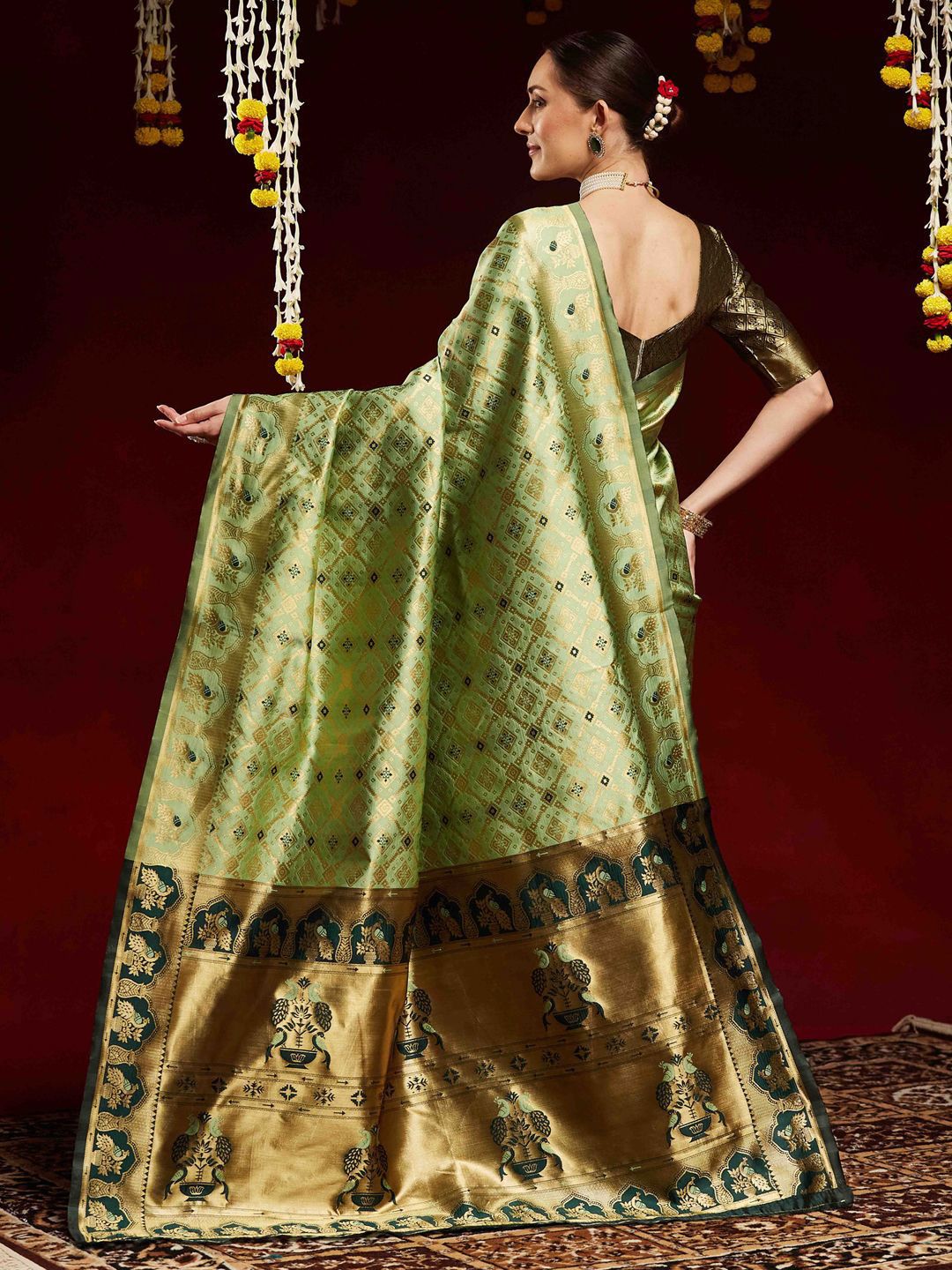 Mitera Ethnic Motifs Zari Kanjeevaram Saree – Myntra International
