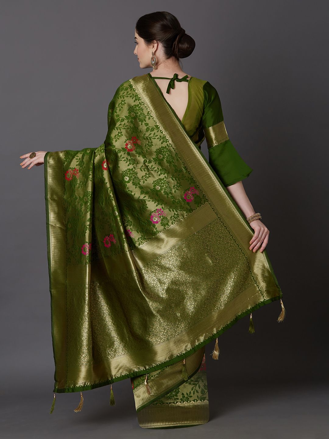 Mitera Olive Green Silk Blend Woven Design Kanjeevaram Saree – Myntra ...