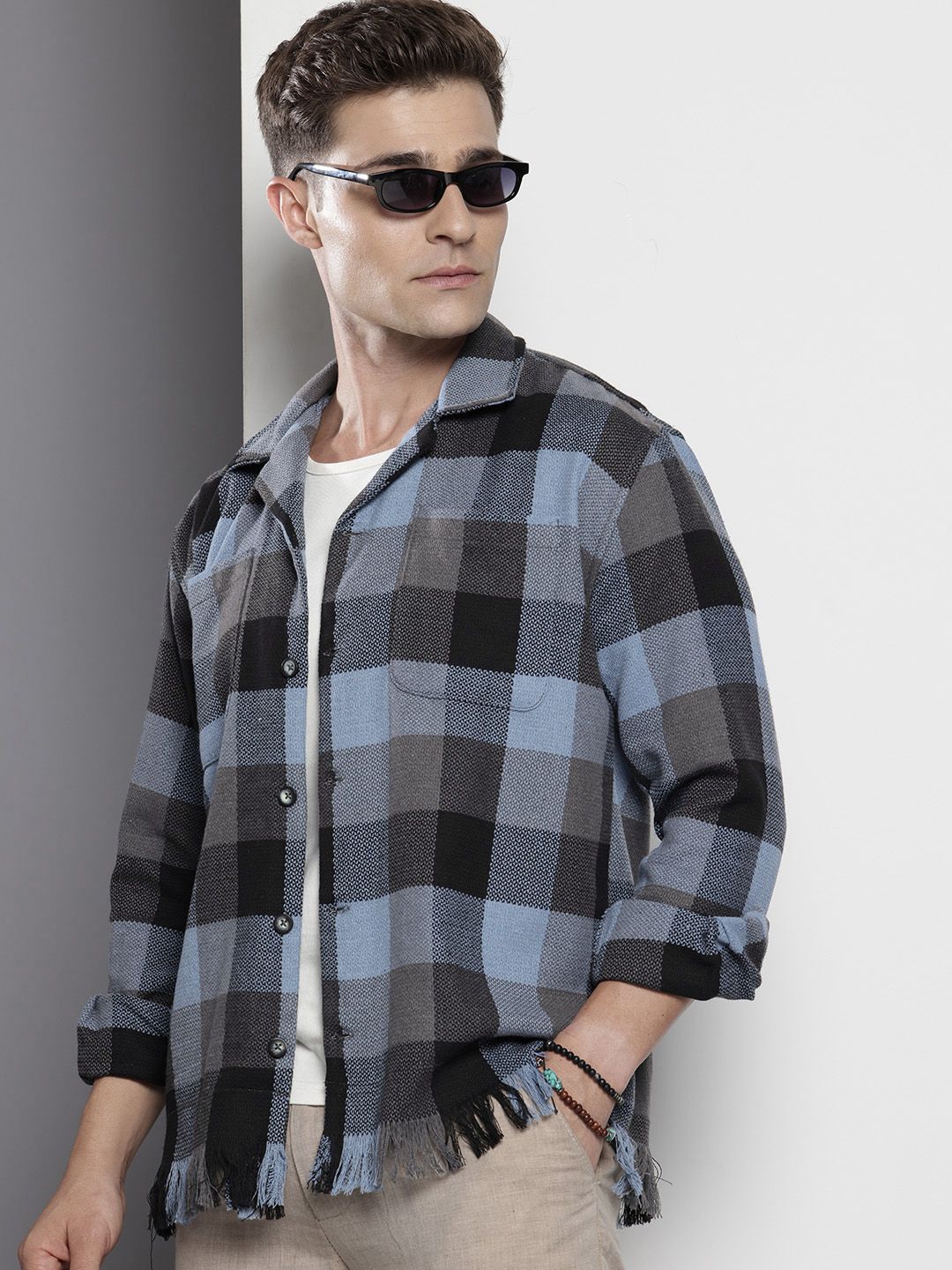 The Indian Garage Co Men Black Relaxed Fit Fringed Textured Resort Wea ...