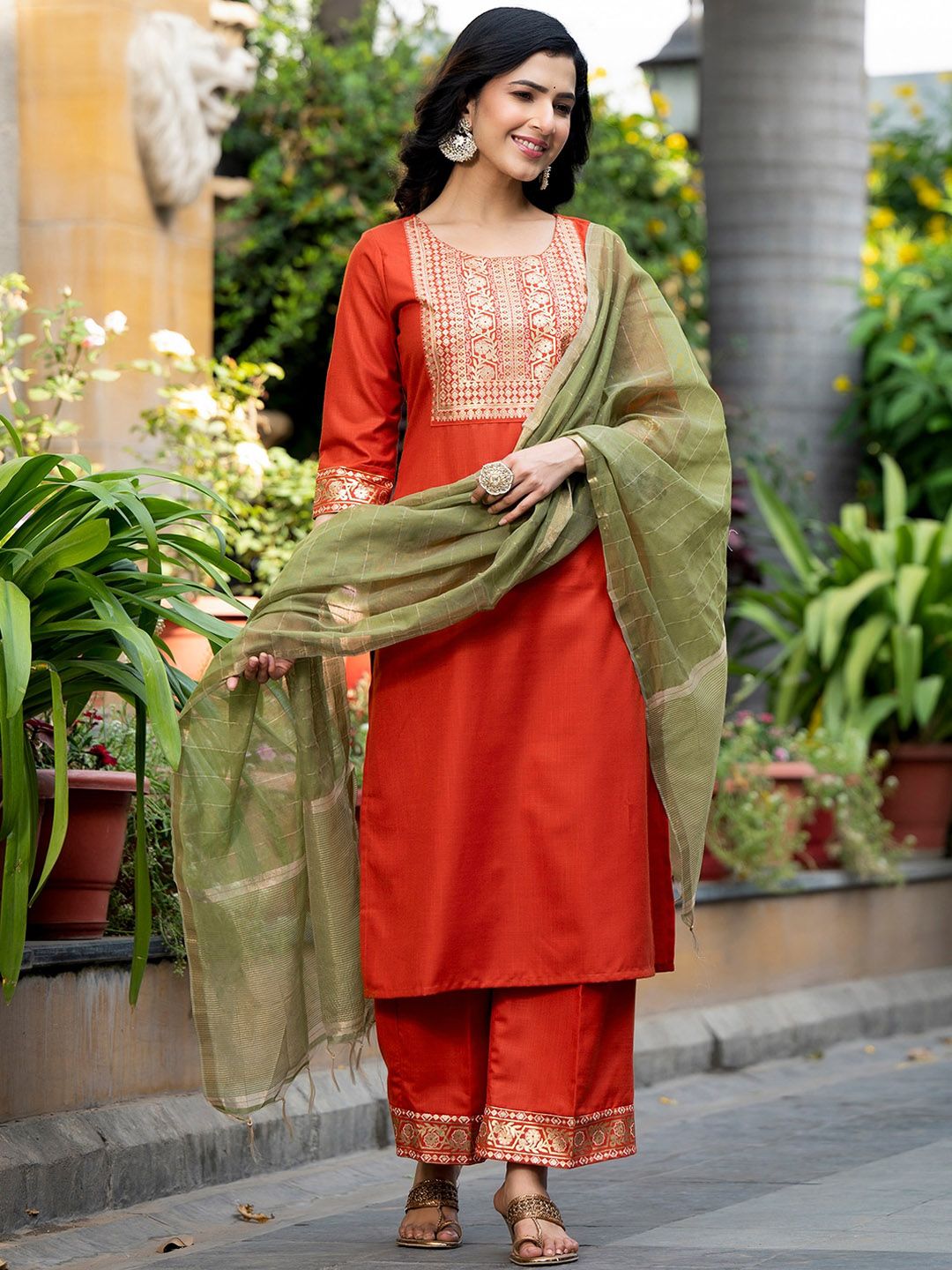 Vishudh Ethnic Motifs Yoke Design Regular Thread Work Kurta with Palaz ...